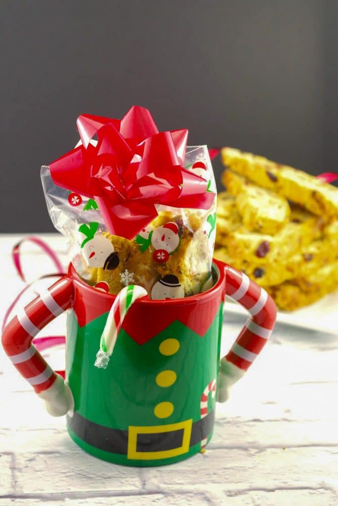 Christmas biscotti recipe (cranberry and pistachio) - Food Meanderings