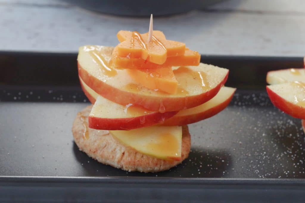 Caramel Apple Pie Bites | healthy apple snack - Food Meanderings