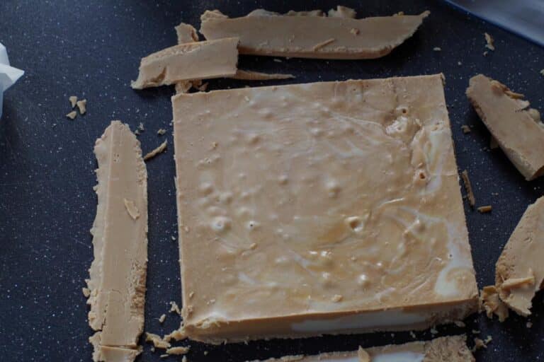 Easy Root Beer Float Fudge - Food Meanderings