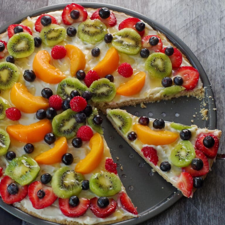 Fruit Pizza recipe (with glaze) - Food Meanderings