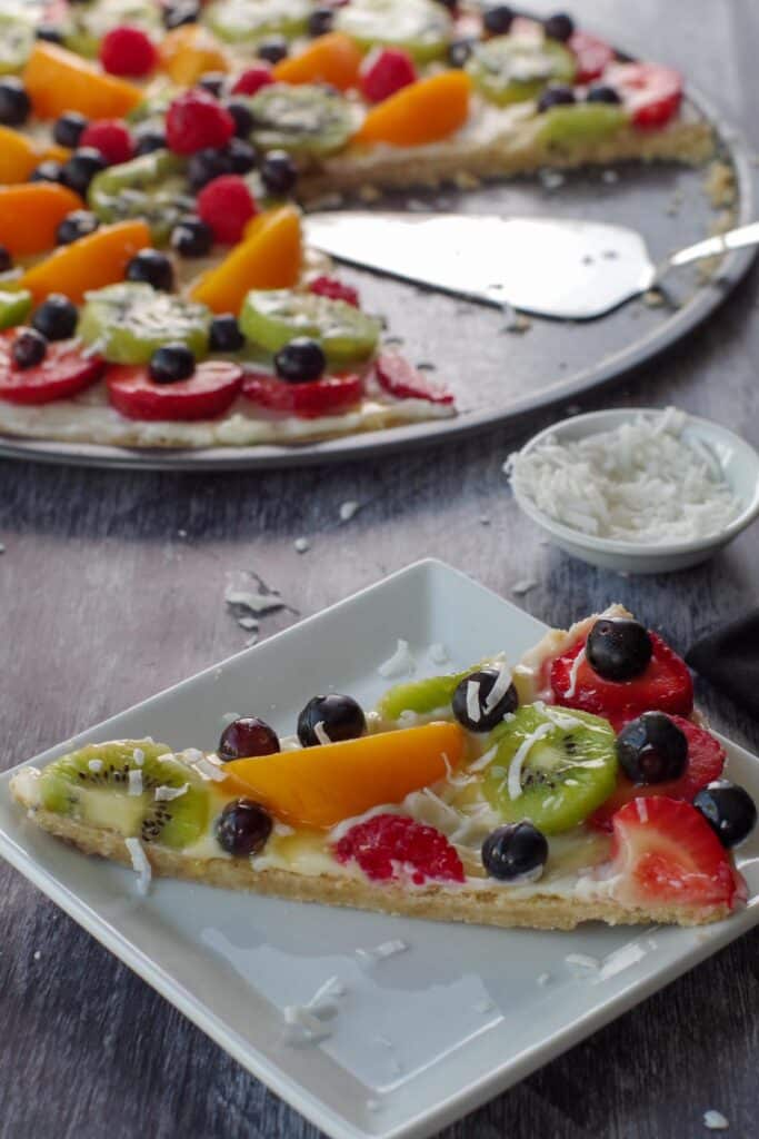 Fruit Pizza recipe (with glaze) - Food Meanderings
