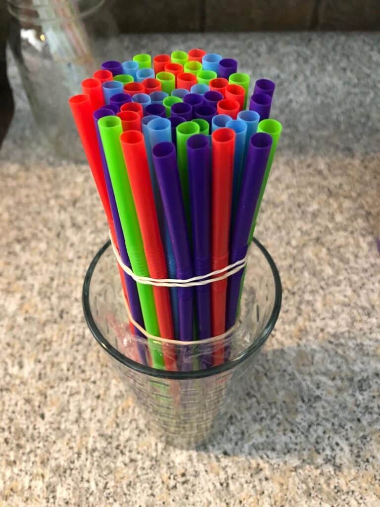 Jello Worms and Dirt Cup (Earth Day recipe) - Food Meanderings