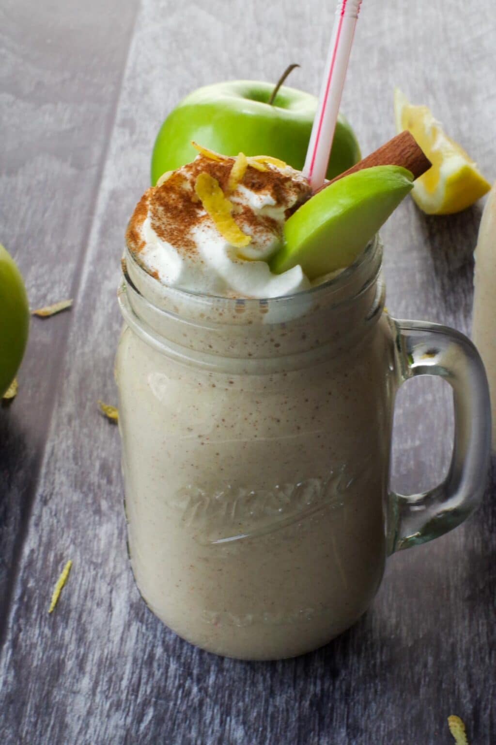 Healthy Spiced Apple Pie Smoothie- Food Meanderings