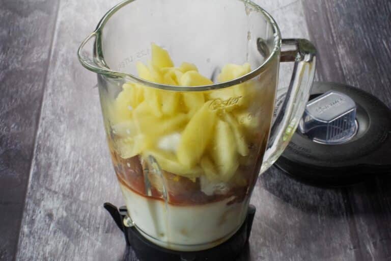 Healthy Spiced Apple Pie Smoothie- Food Meanderings