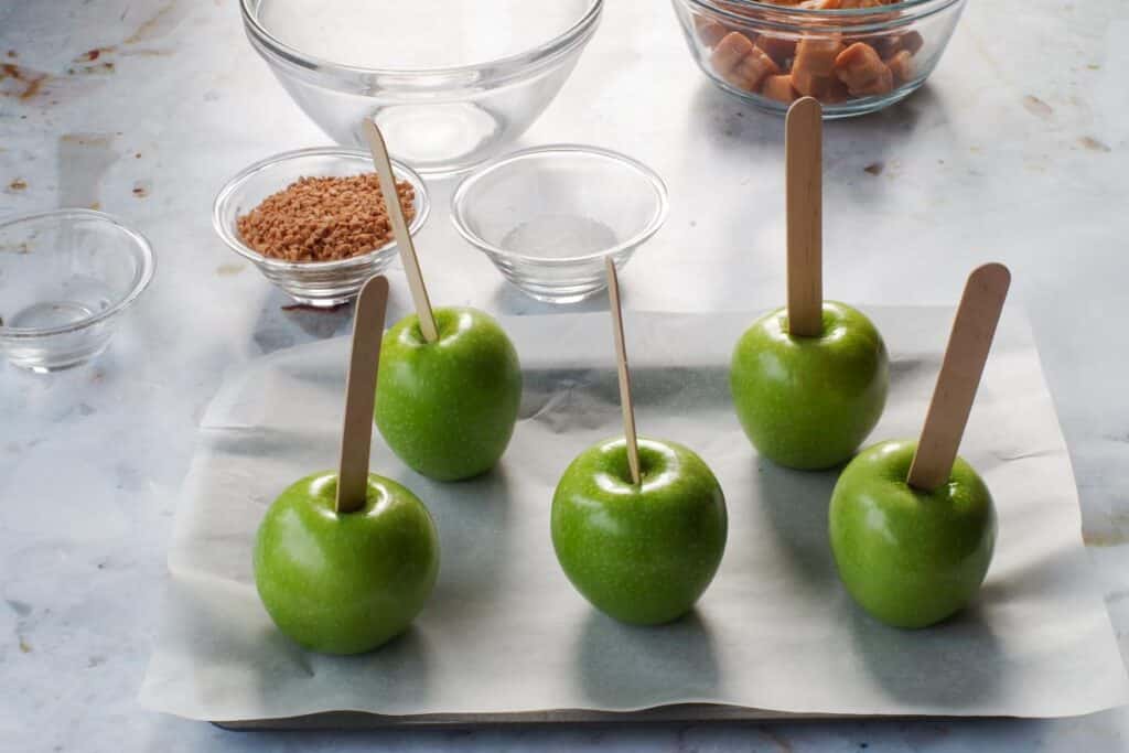 Salted Toffee Halloween Caramel Apples - Food Meanderings