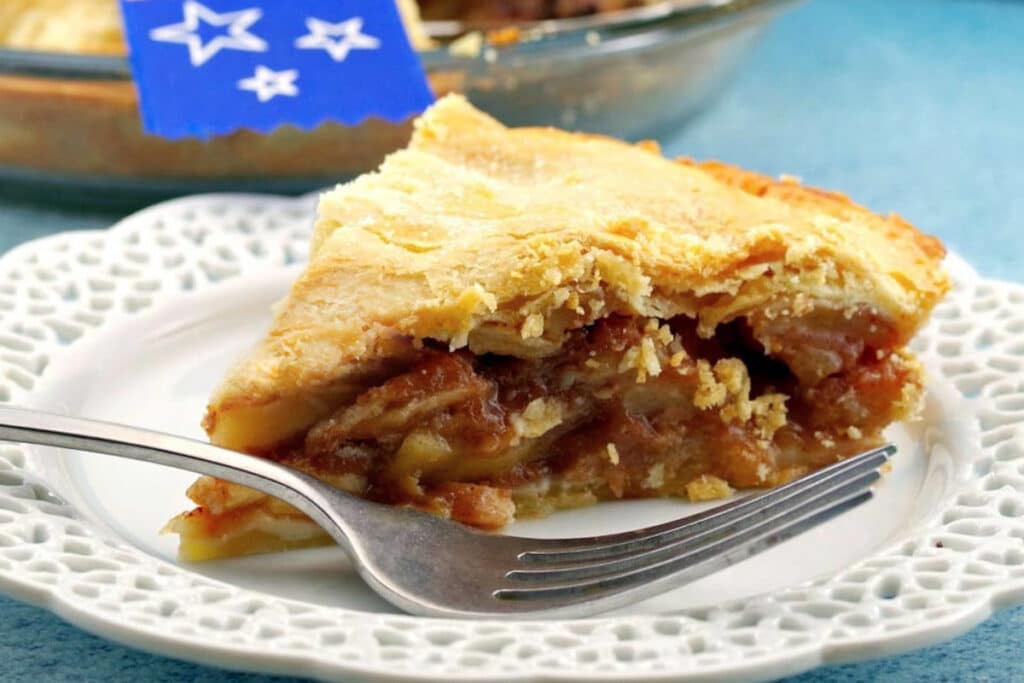 Award-winning Deluxe Apple Pie Recipe - Food Meanderings